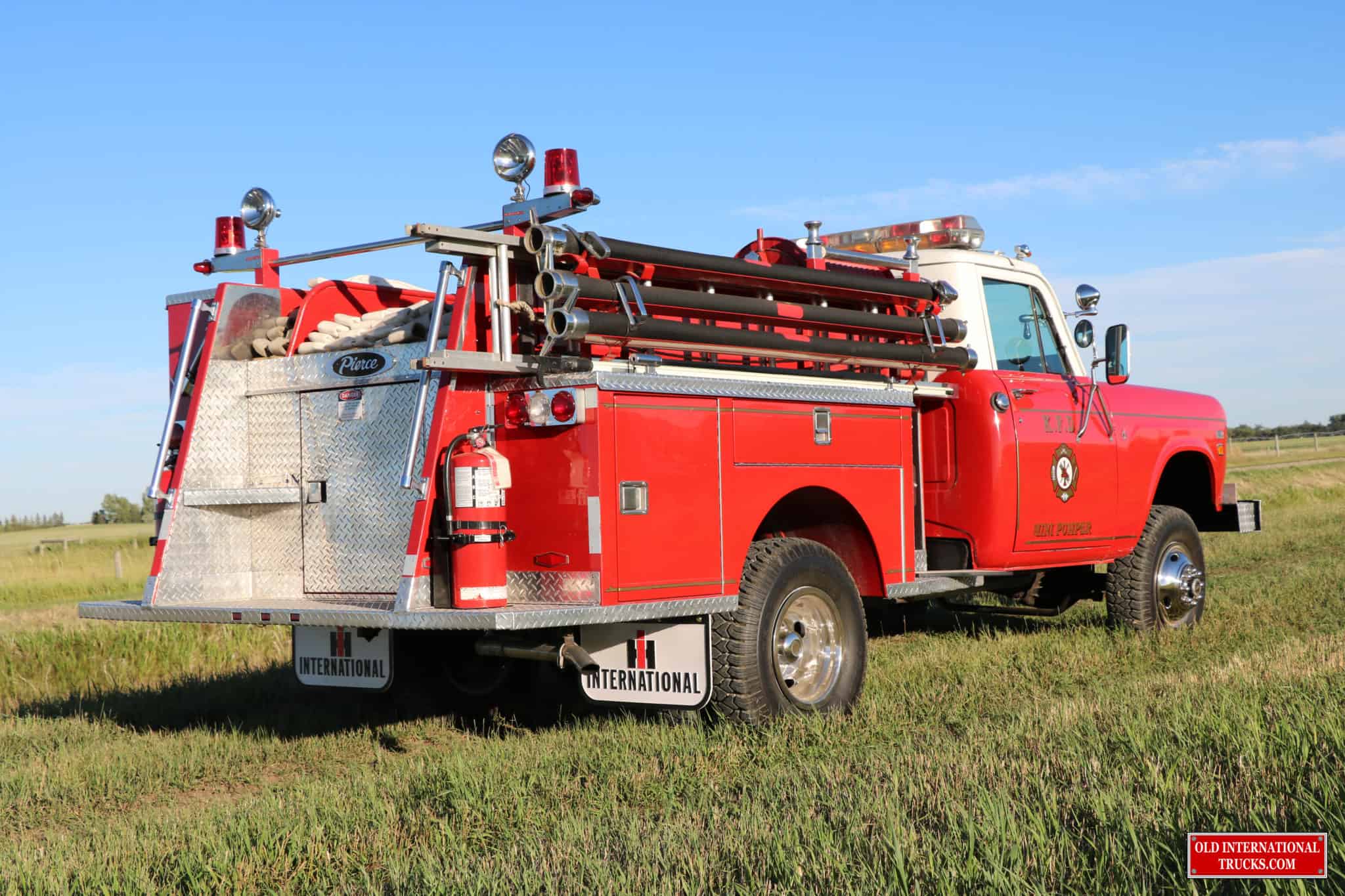 1975 200 4X4 Mini Pumper • Old International Truck Parts
